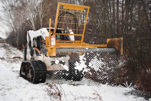 Rapid Roller | Barb Wire Roller | Barb wire winder for skid steer