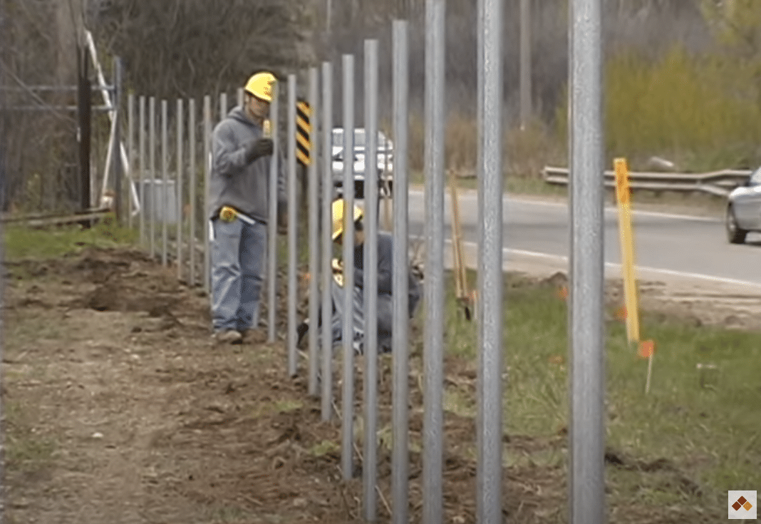 Floating Fence Post in Cement for Optimal Stability